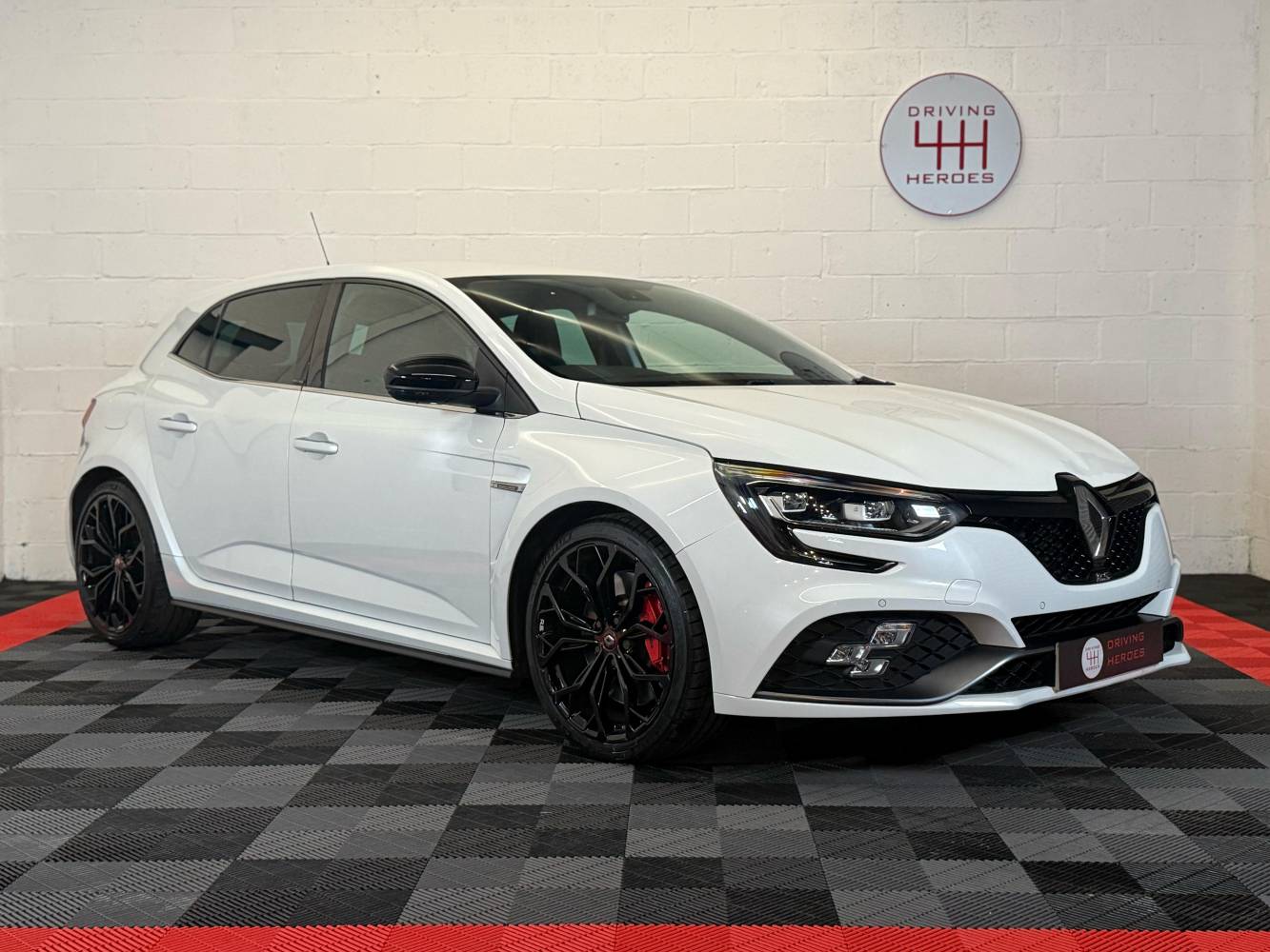 Renault Megane RS280 - Driving Heroes